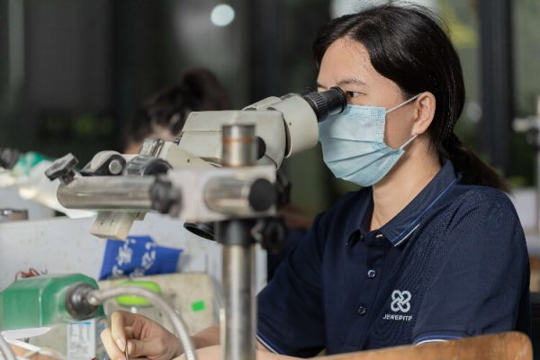 Jewelry Tarnishing: What Causes It and How to Avoid It - Jewepiter